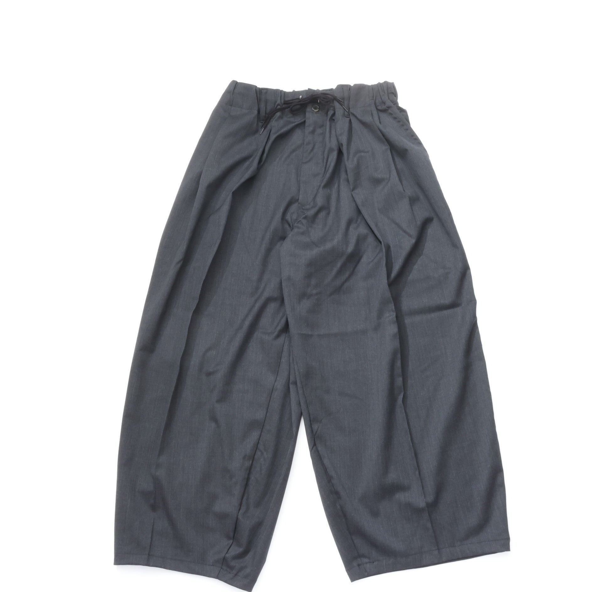Sillage / circular pants twill anthracite – CASDAY / キャスデイ (casday.jp)