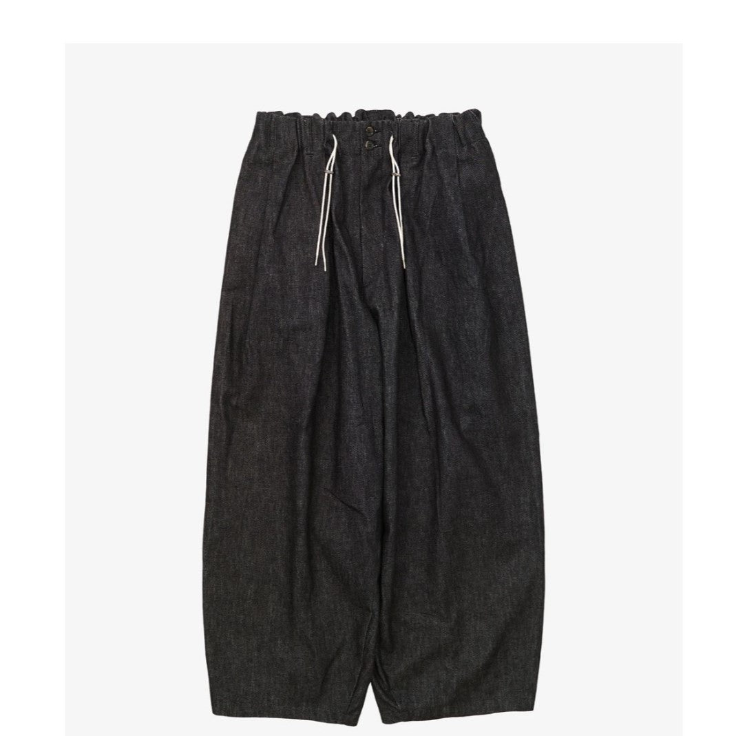 Sillage / circular pants black denim one wash – CASDAY / キャスデイ (casday.jp)